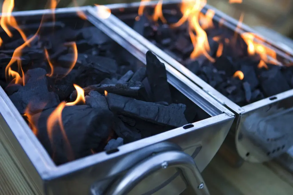How To Use A Charcoal Grill | UnAssaggio